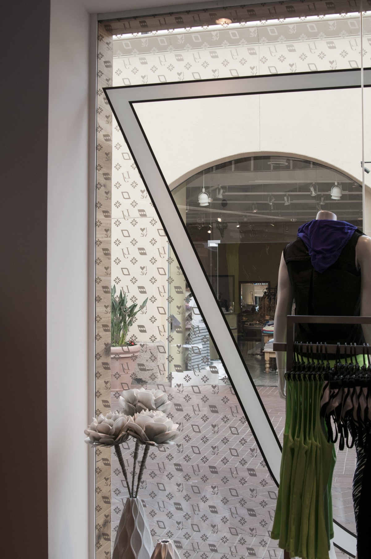 RETAIL CUSTOM PRINTED DECORATIVE WINDOW FILM